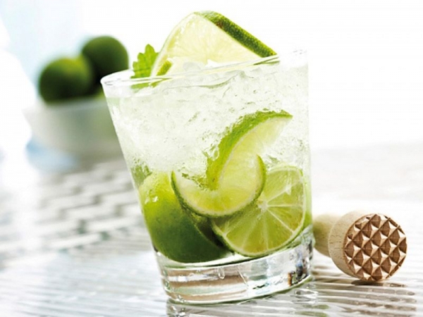 Receita de Caipirinha de vodka - Ana Maria Brogui