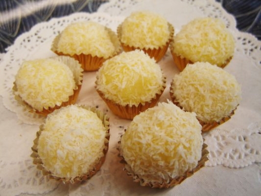 Receita de Docinho de coco - Ana Maria Brogui