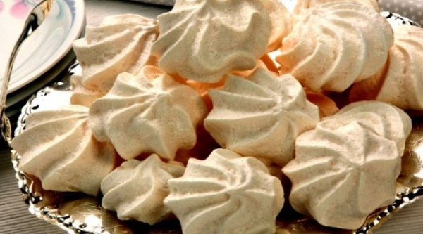 Receita de Suspiro caseiro - Ana Maria Brogui