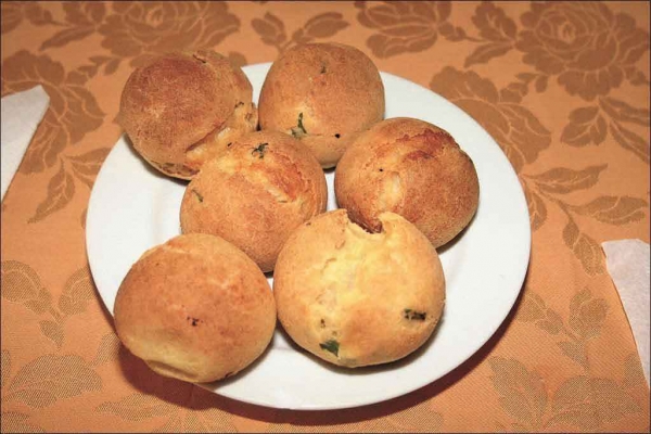 Receita de Broa temperada e recheada - Ana Maria Brogui